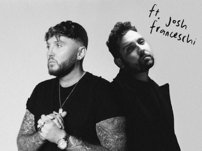 James Arthur Sassocie à Josh Franceschi De You Me At Six Pour Son