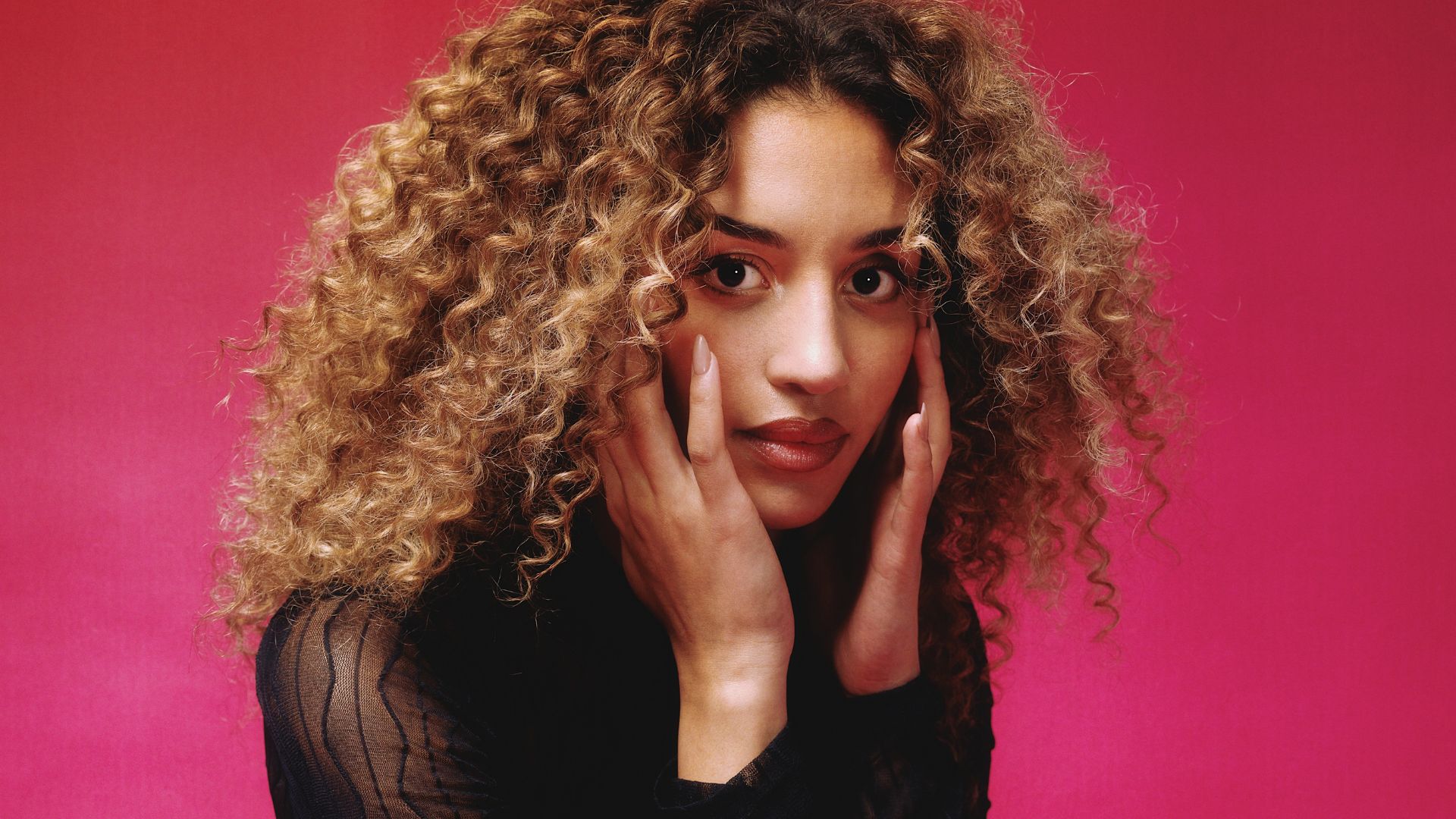 Kimberose est "Anita" dans son dernier single