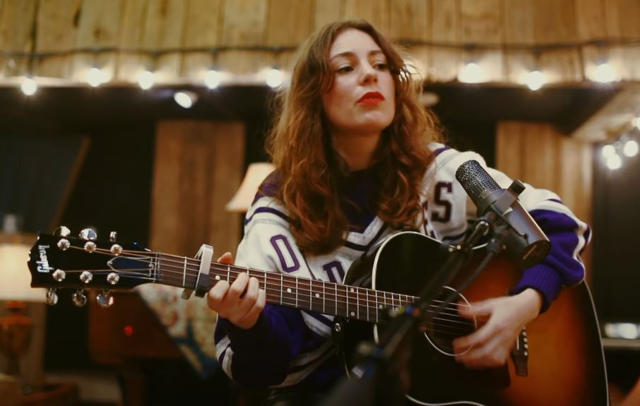 Adé dévoile une session de « Tout Savoir» enregistrée Nashville