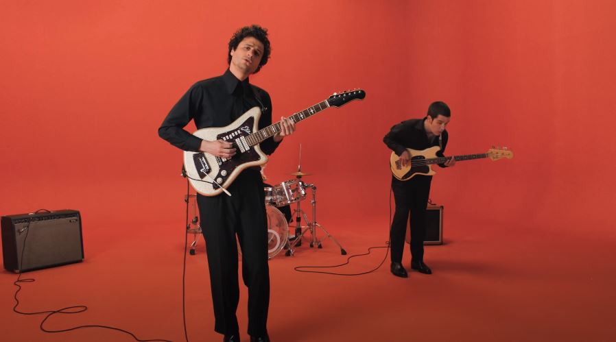 Adrien Gallo : son nouveau single « Chut » et le clip enfin disponibles