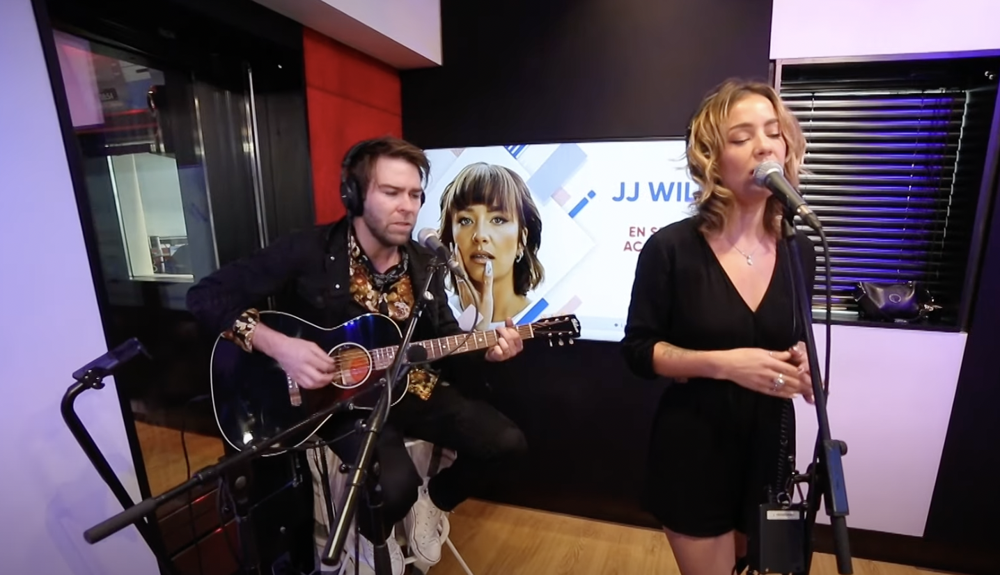 JJ Wilde interprète «Born To Die», «Off The Rails» et « Stop Draggin ...