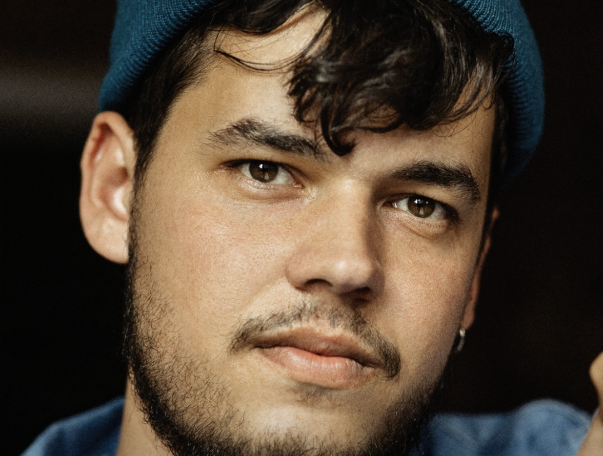 Joseph Kamel: découvrez son nouveau single « Vieux