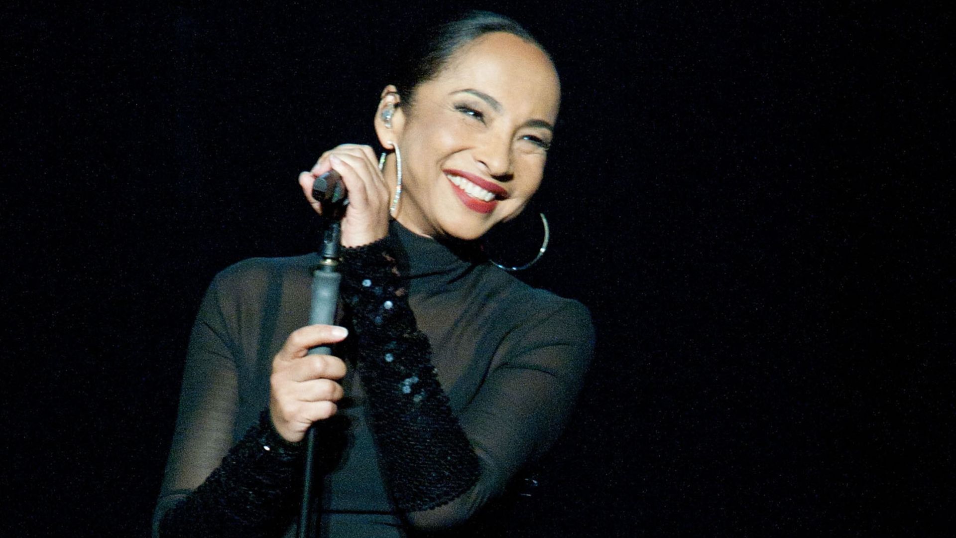 Sade de retour avec le titre "Young Lion"