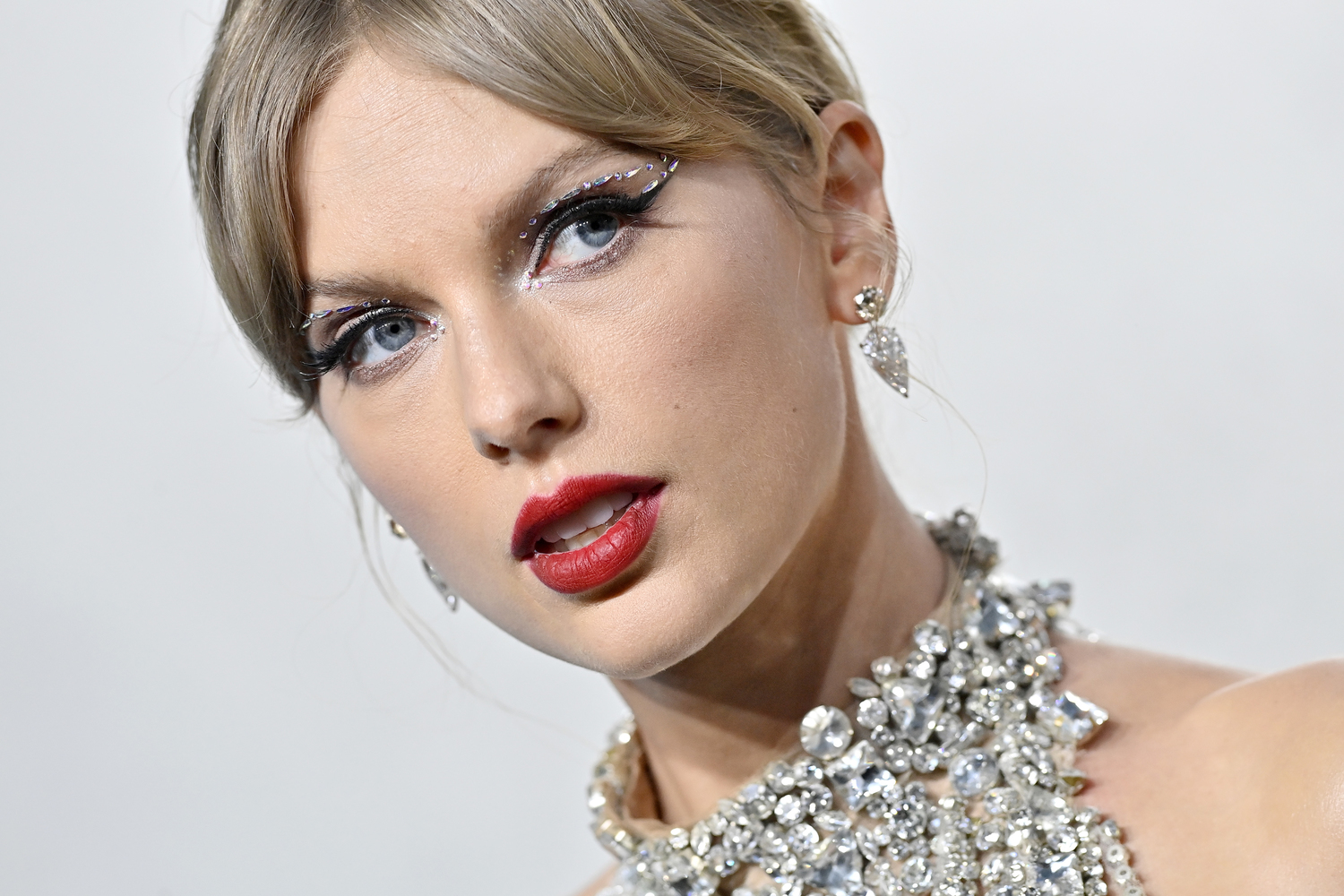 Taylor Swift annonce la sortie d’un nouvel album en octobre 2022