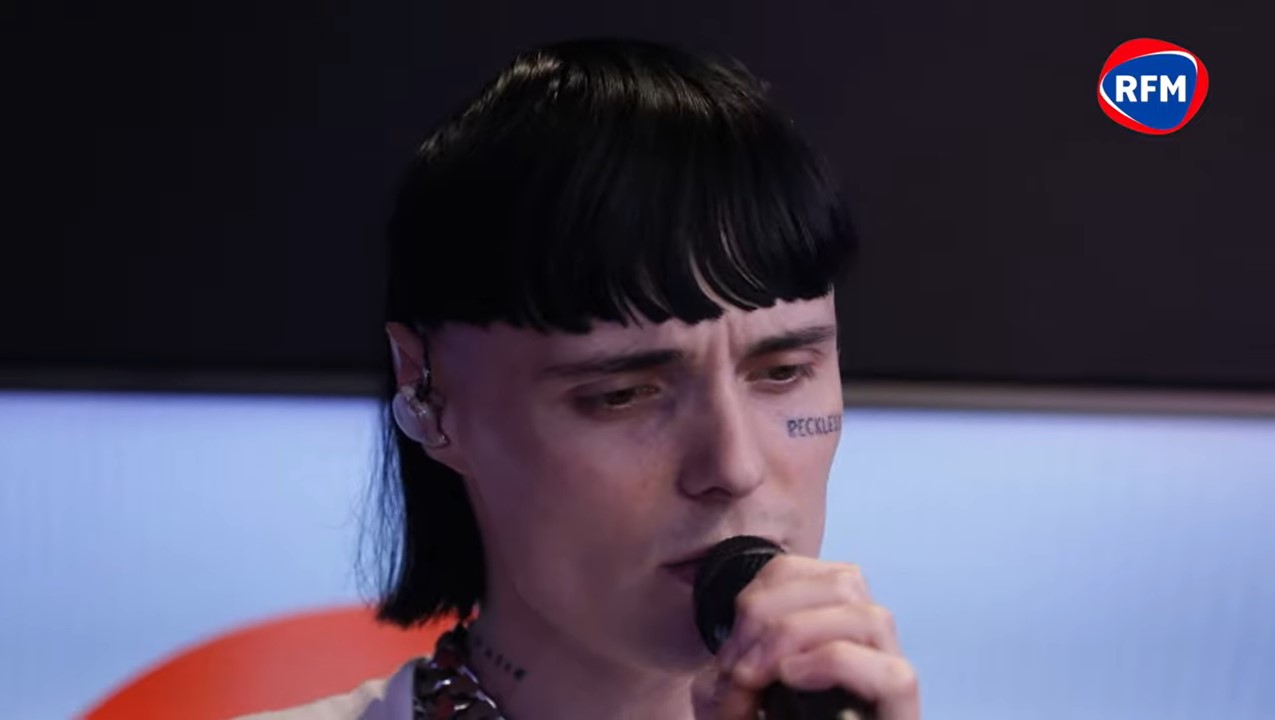 Aime Simone en live pour son titre "Baby don’t Quit" dans les studios ...