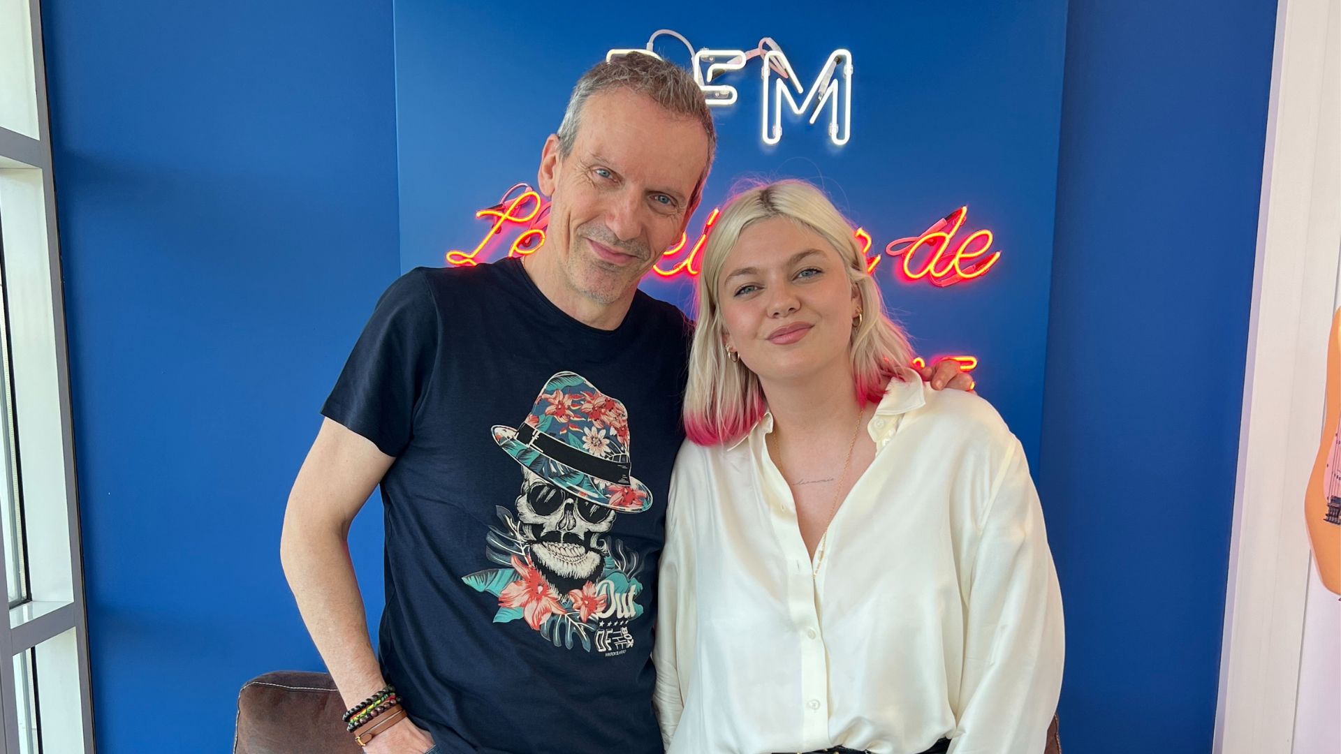 Louane en interview dans le 16/20 et en live pour "La pluie"