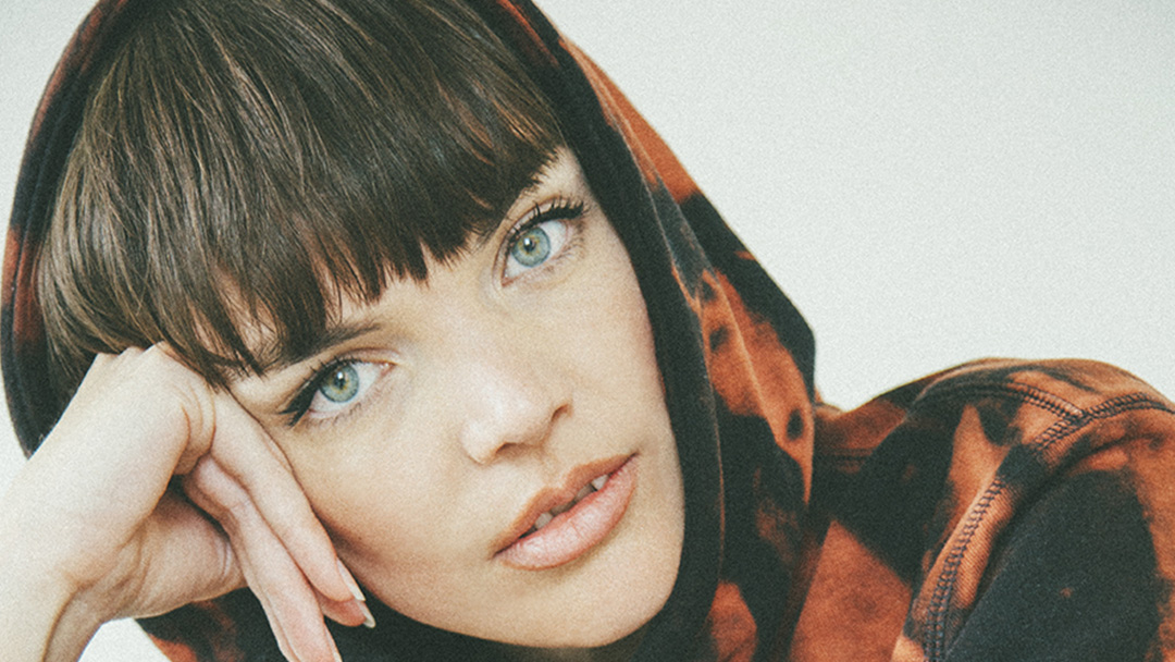 NEA se confie sur son parcours et le succès de «Some Say» au micro de ...